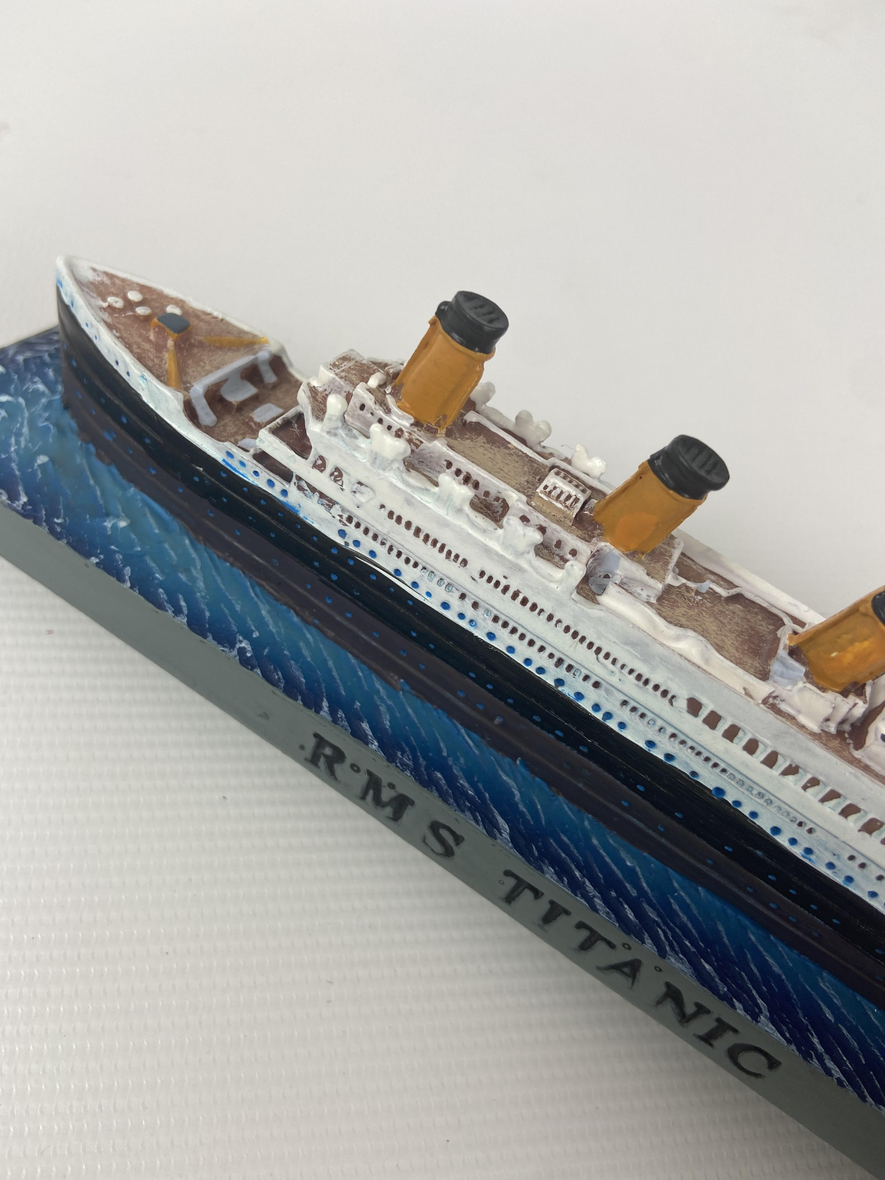STRBH529 - Small Titanic Model | Findel Dryad UAE