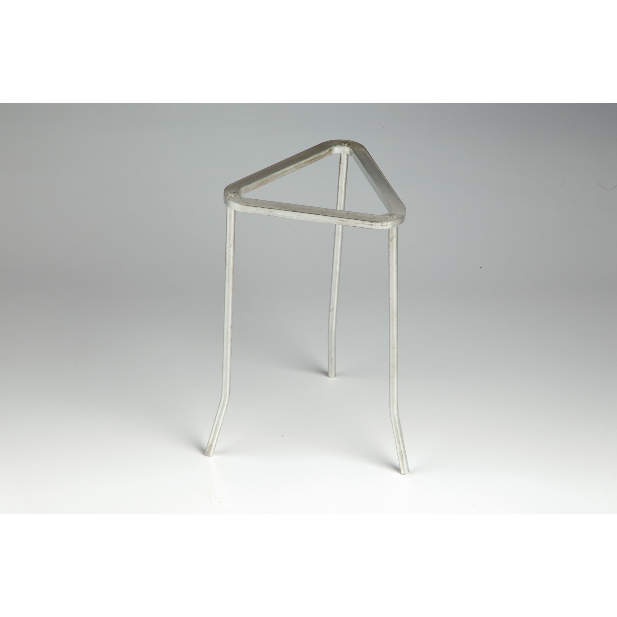 Triangular Flat Top Tripod Stand - B8A88997 | Philip Harris