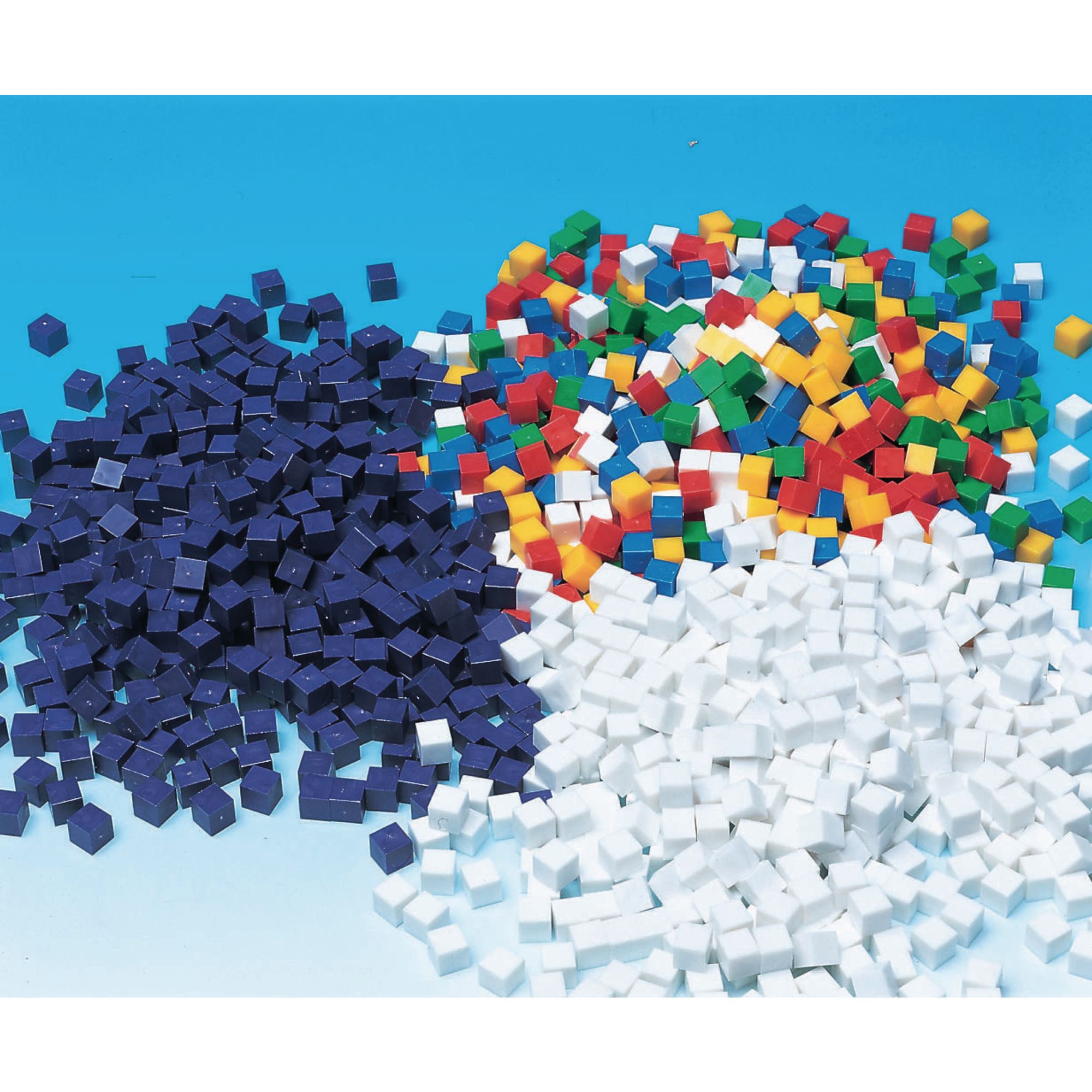 10mm Cubes in Jar - Pack 1000 | Findel International