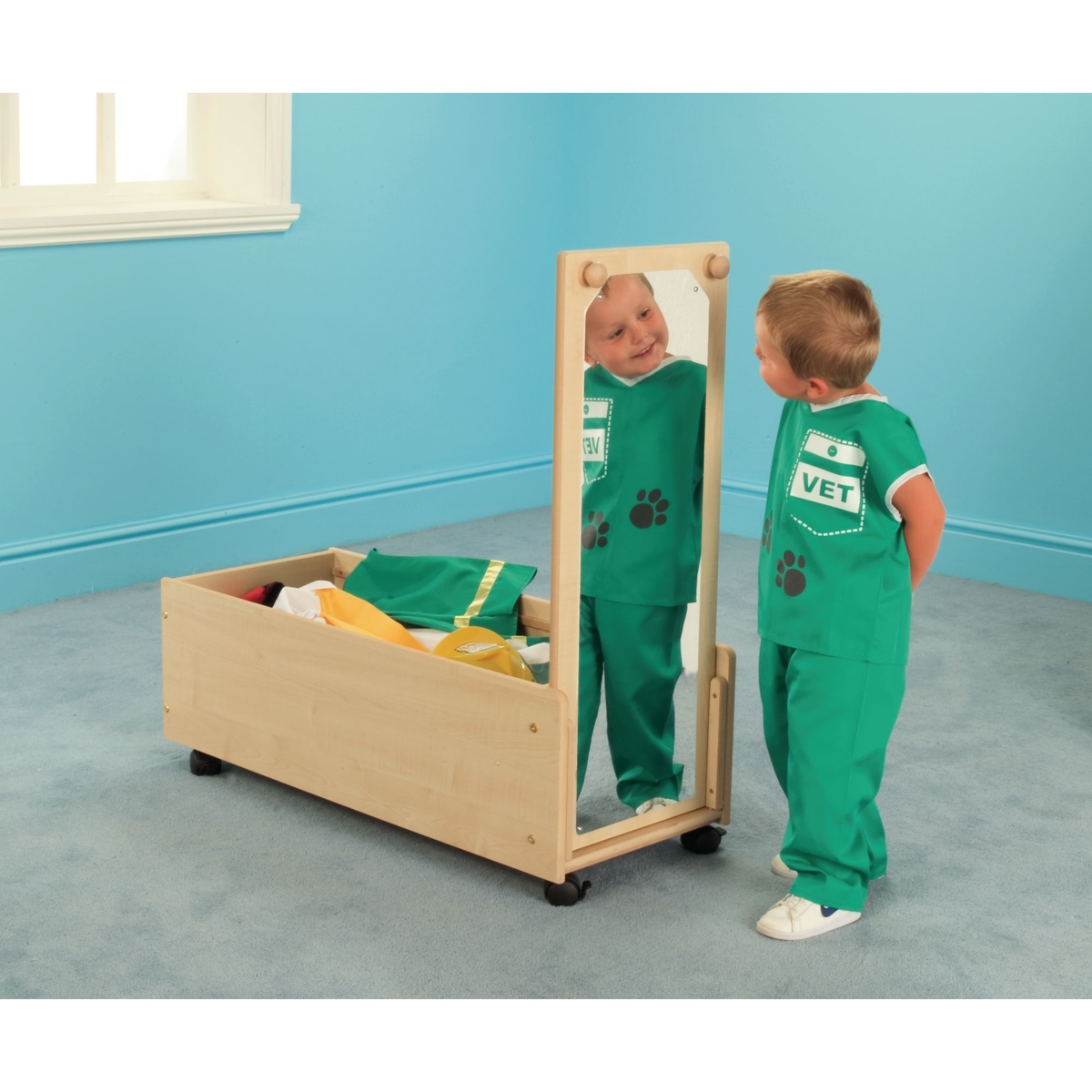 Dressing Up Prop Box from Hope Education | HE1005076 | Hope