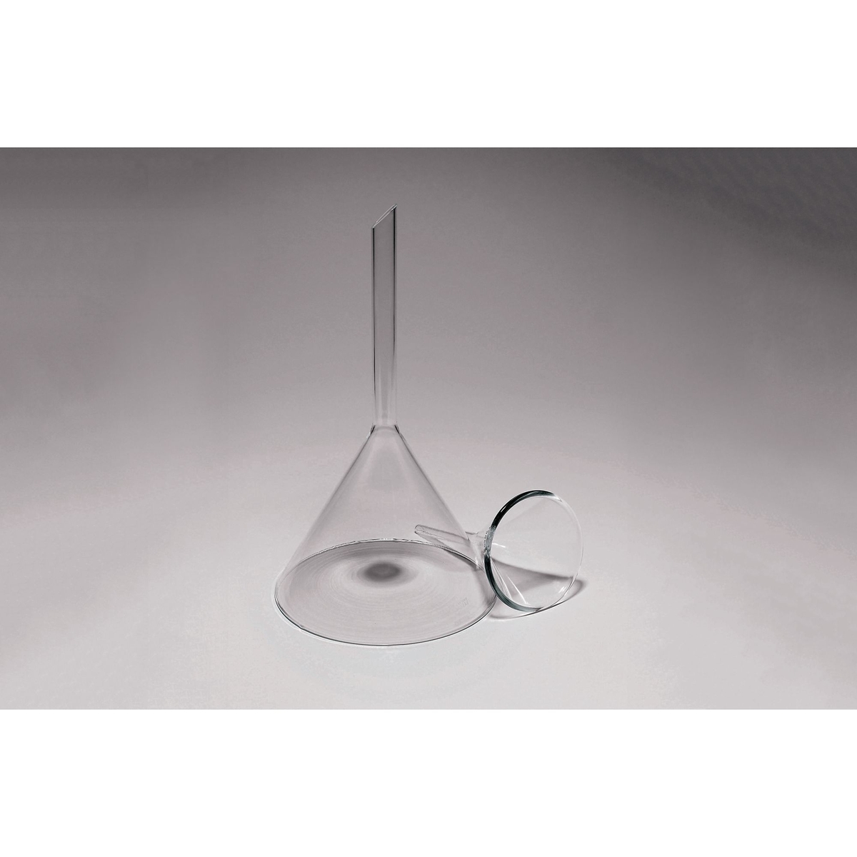 Pyrex Glass Filter Funnel - 150mm Diameter | B8R04466 | Philip Harris