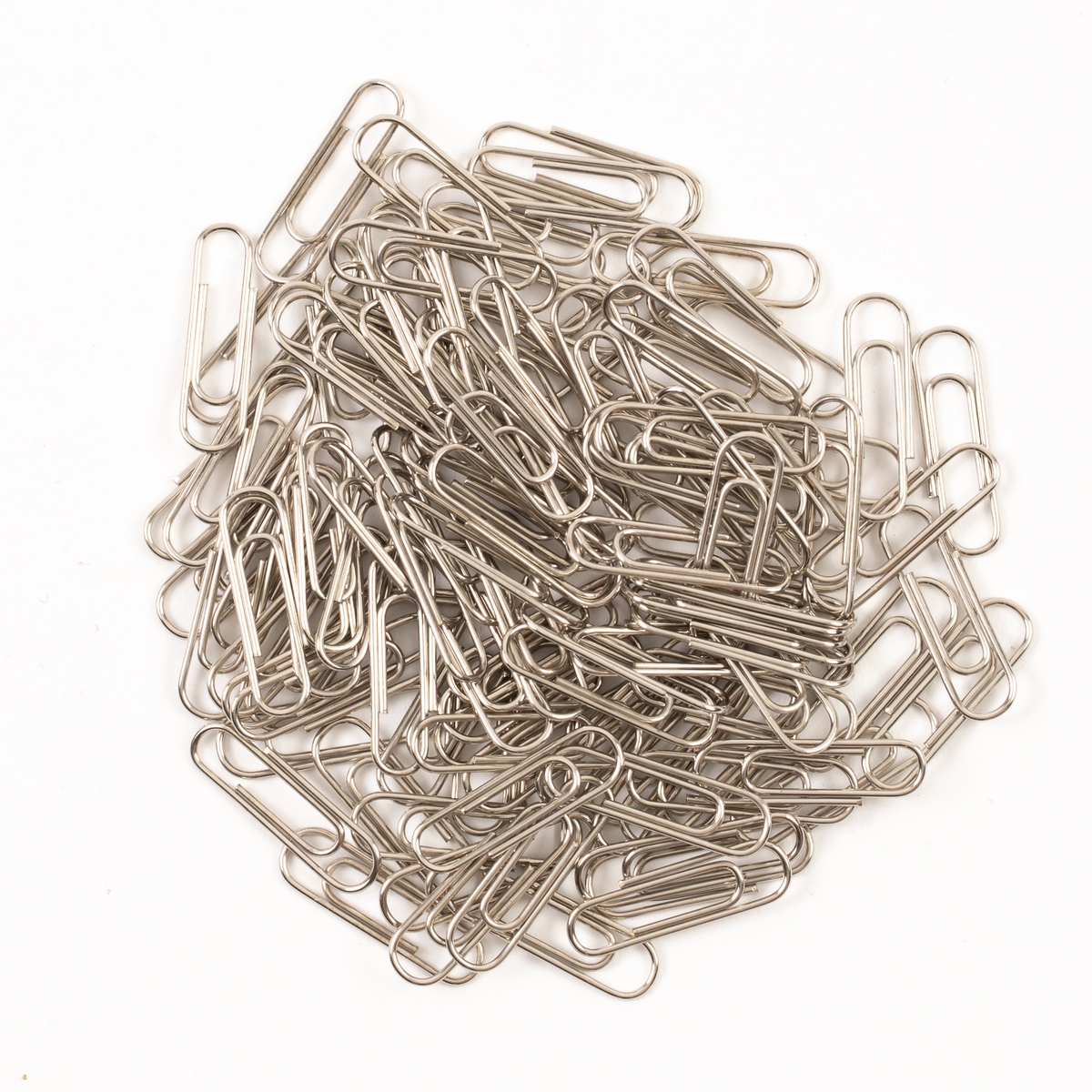 Classmates Large Paper Clips - 31mm - Pack of 1000 | HC284849 | Findel ...