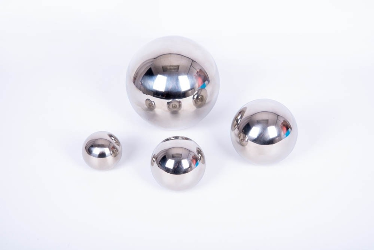 tickit Sensory Reflective Silver Balls - Pack of 4 | HC1302379 | Findel ...