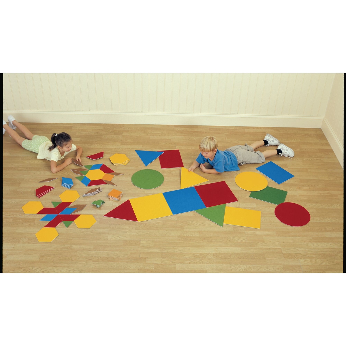 Basic Floor Shapes - Pack of 16 | HE168694 | Findel Education