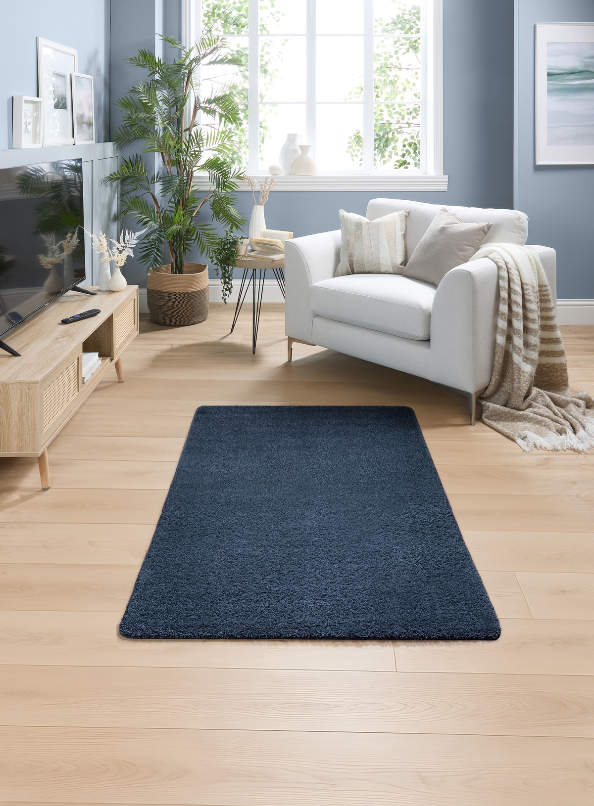 Plain Shaggy Stain Resistant Washable Rug -100 x 150cm - Navy ...