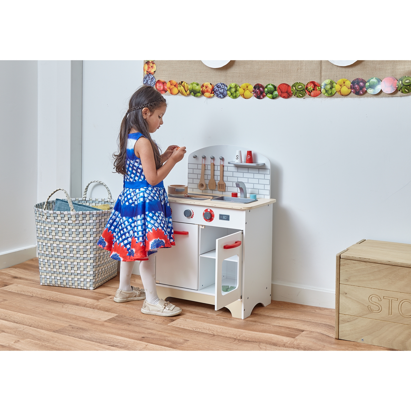 Wooden Chefs Kitchen And Accessories